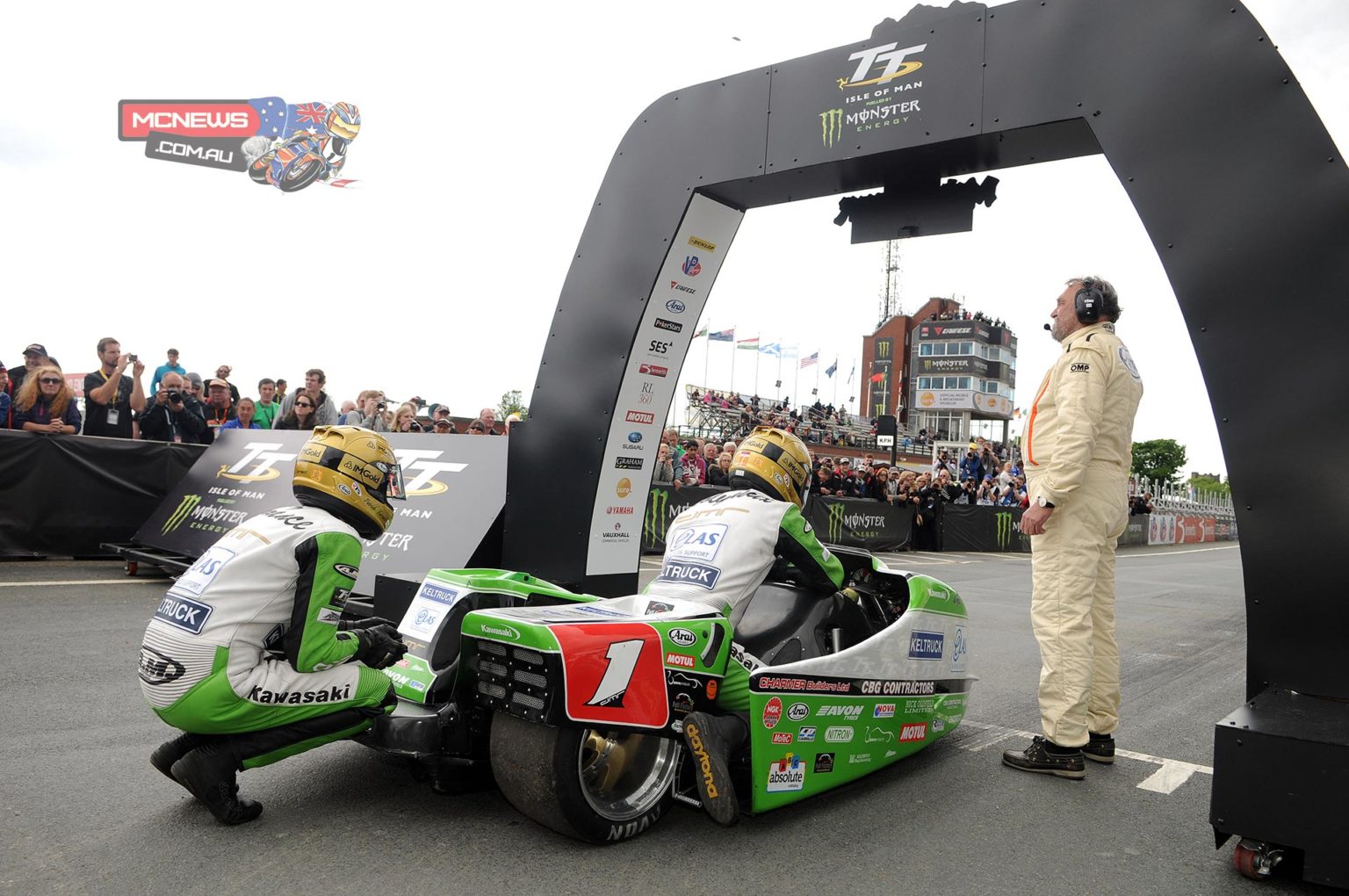 Molyneux wins TT Sidecar second bout; Aussie duo 19th