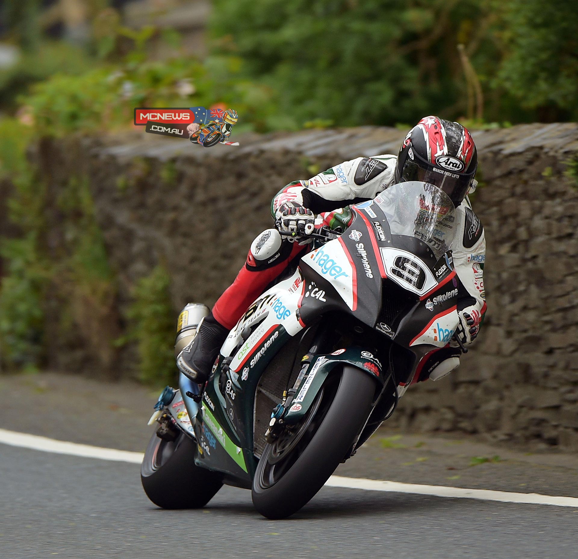 Ian Hutchinson tops Thursday IOM TT QP | MCNews