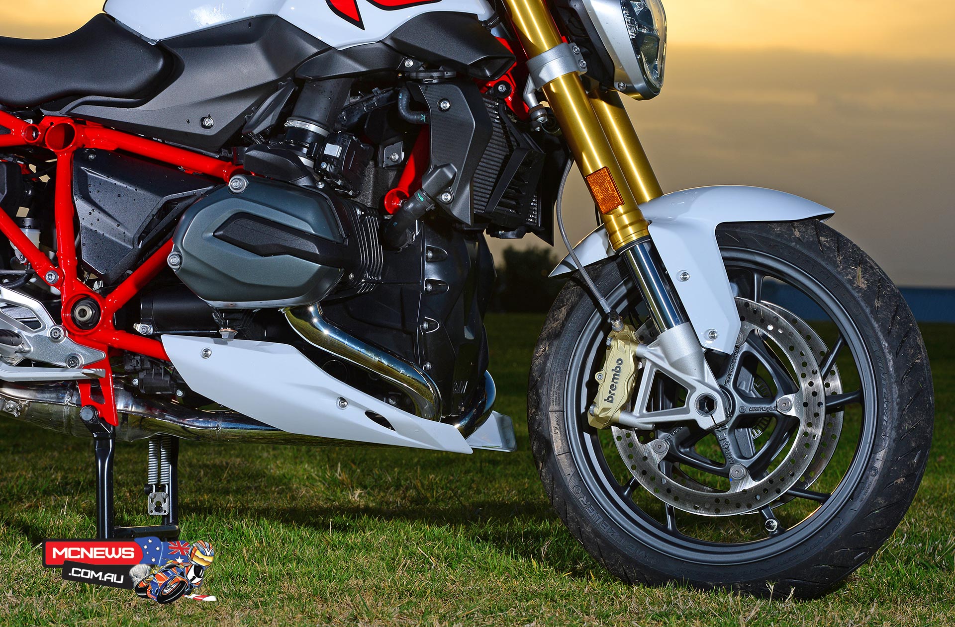 BMW R 1200 R Review | MCNews