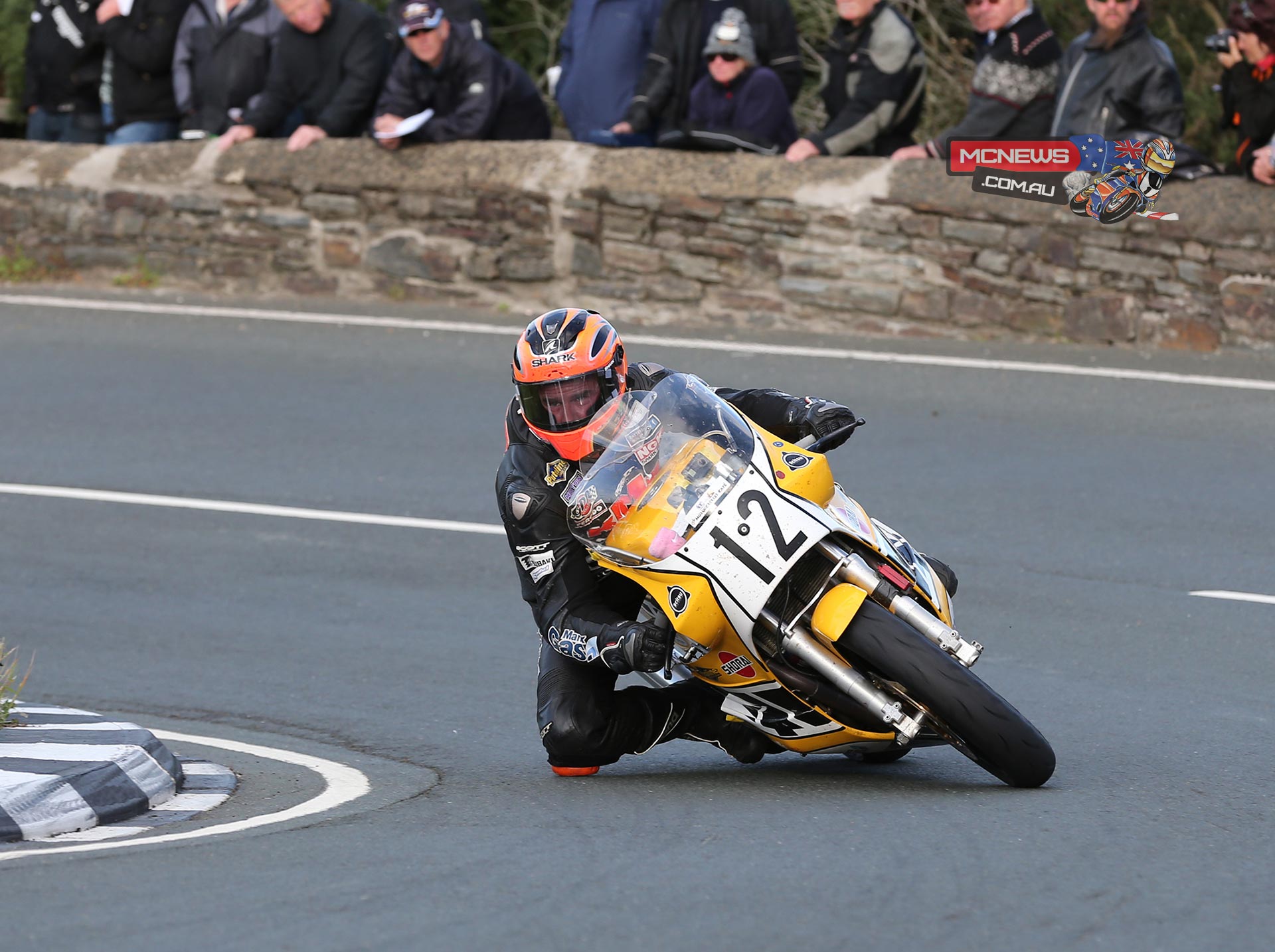 Michael Dunlop wins Formula 1 Classic TT | MCNews