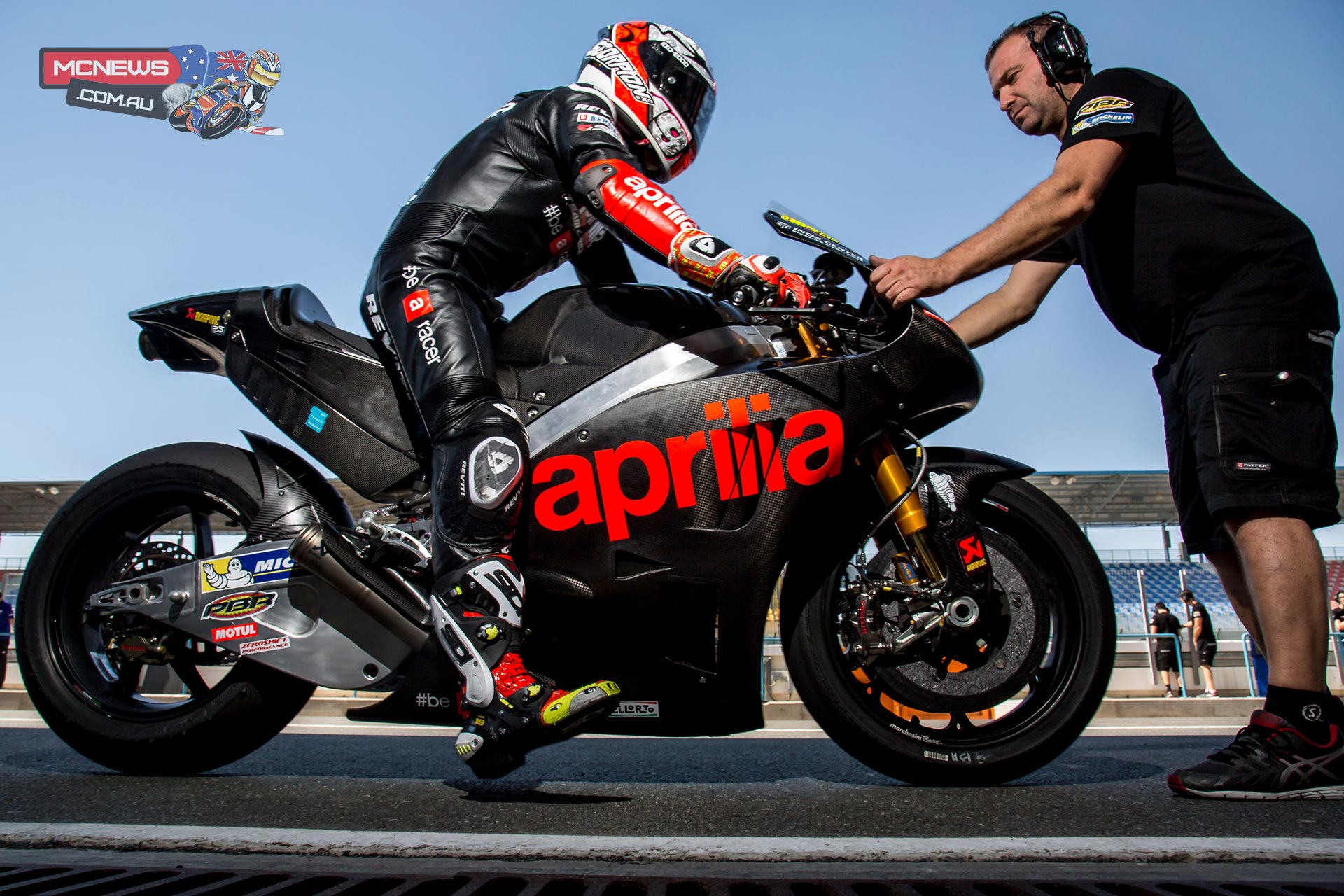 Aprilia RS-GP 2016 on track in Qatar | MCNews