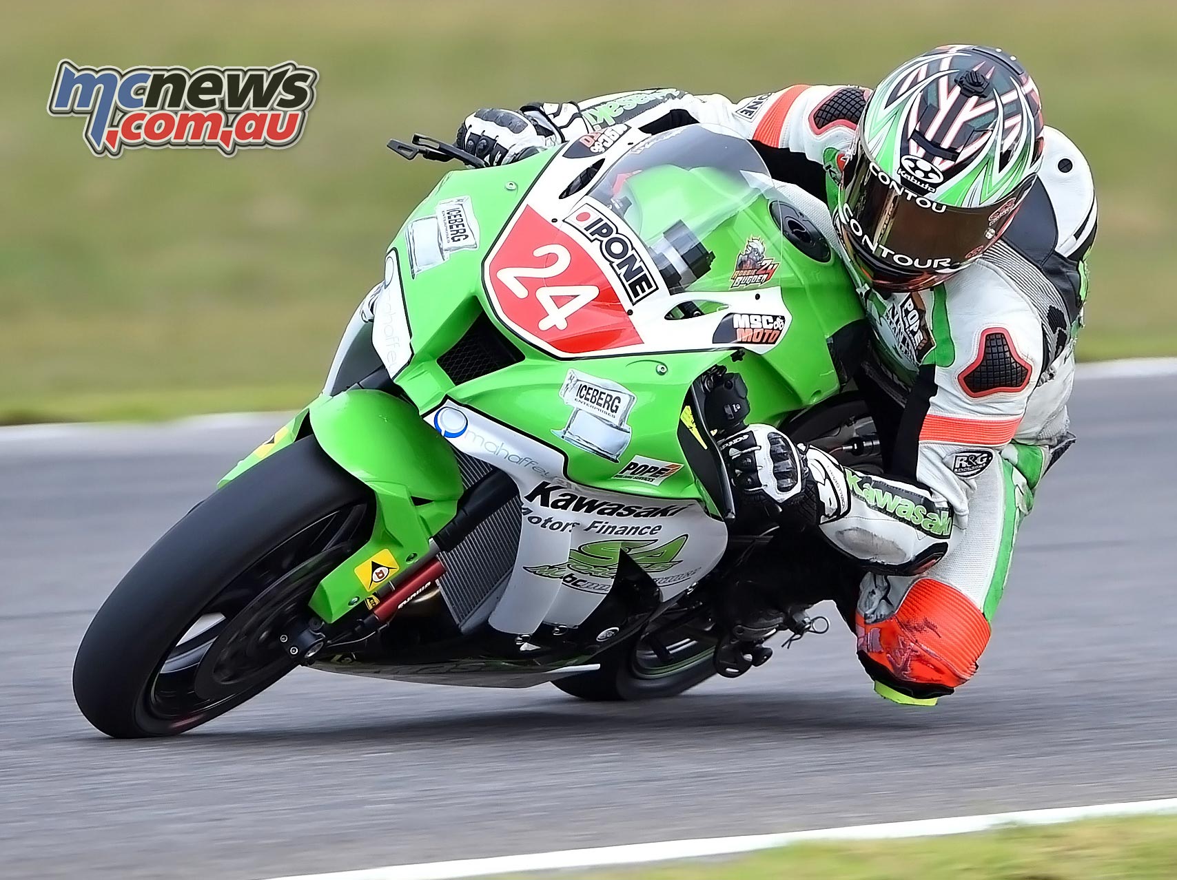 Friday Swann Superbike Report | Mallala | MCNews