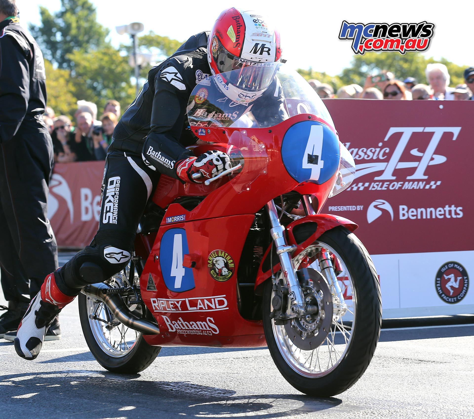 Michael Dunlop wins SBK Classic and JNR Classic TT | MCNews
