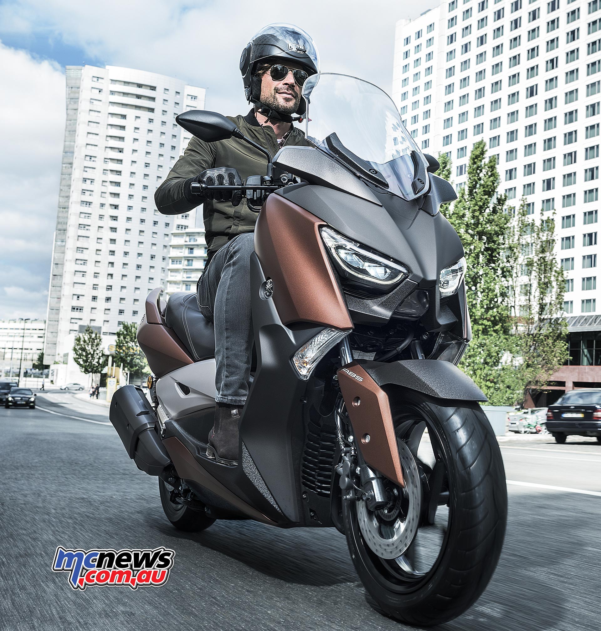 2017 Yamaha X-Max 300 | New big scoot from Yamaha | MCNews