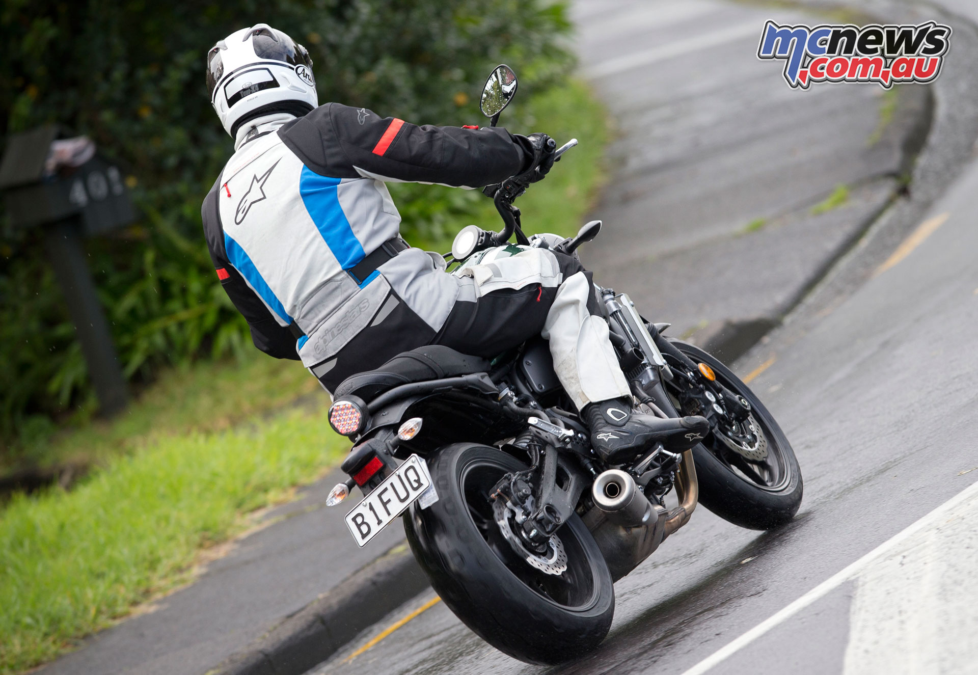 Yamaha XSR700 Review | LAMS + style & performance | MCNews