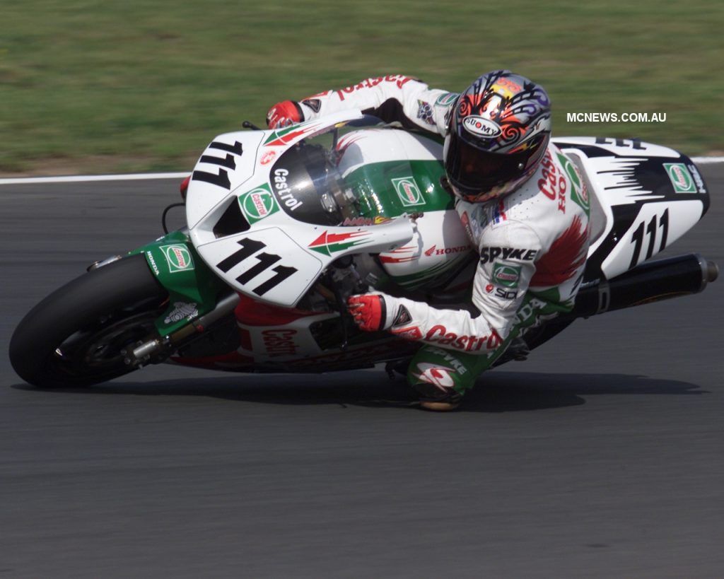 Aaron Slight reunited with Castrol Honda RC45 | MCNews