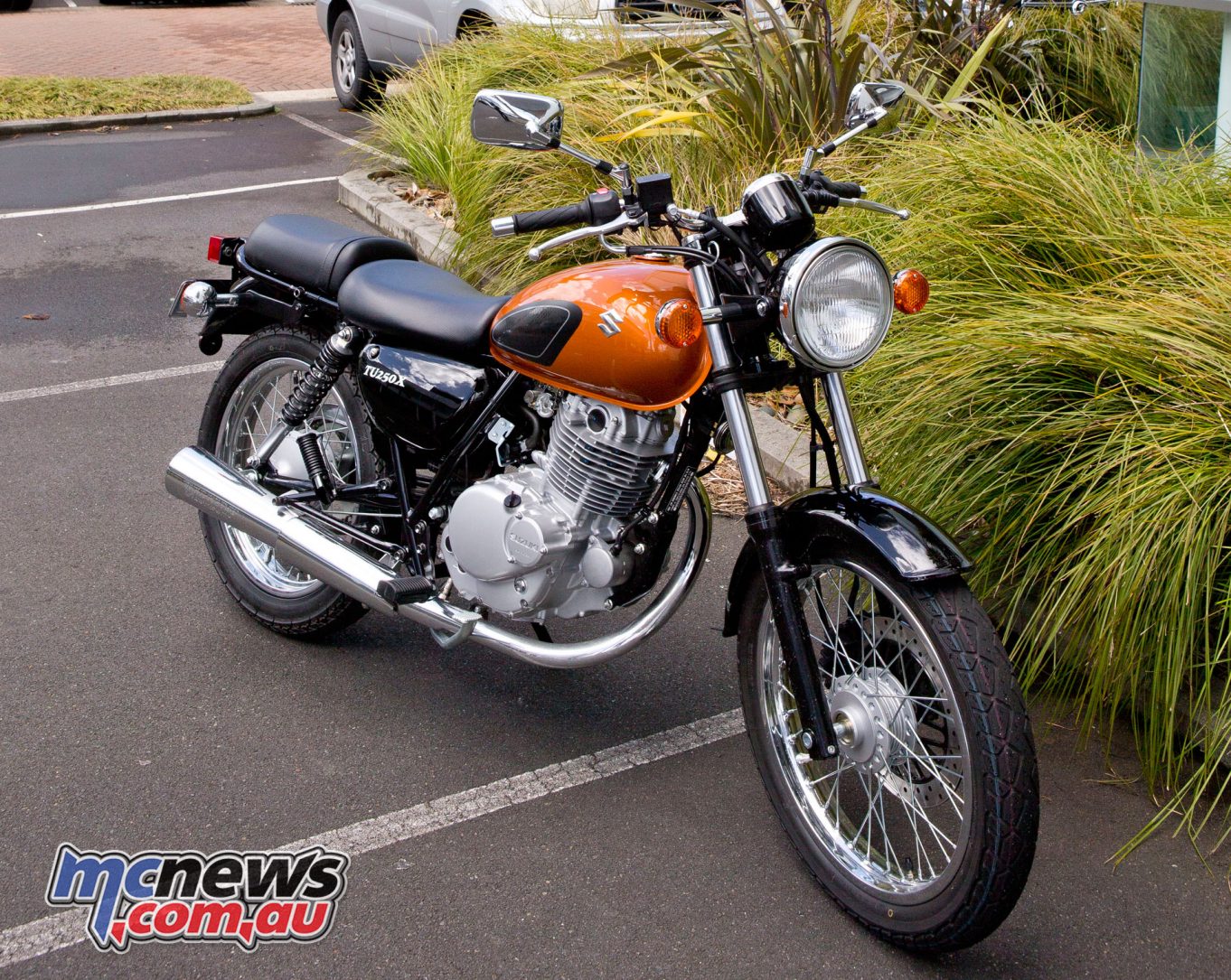 Suzuki TU250X Review | Retro nimble city 250 | LAMS | MCNews