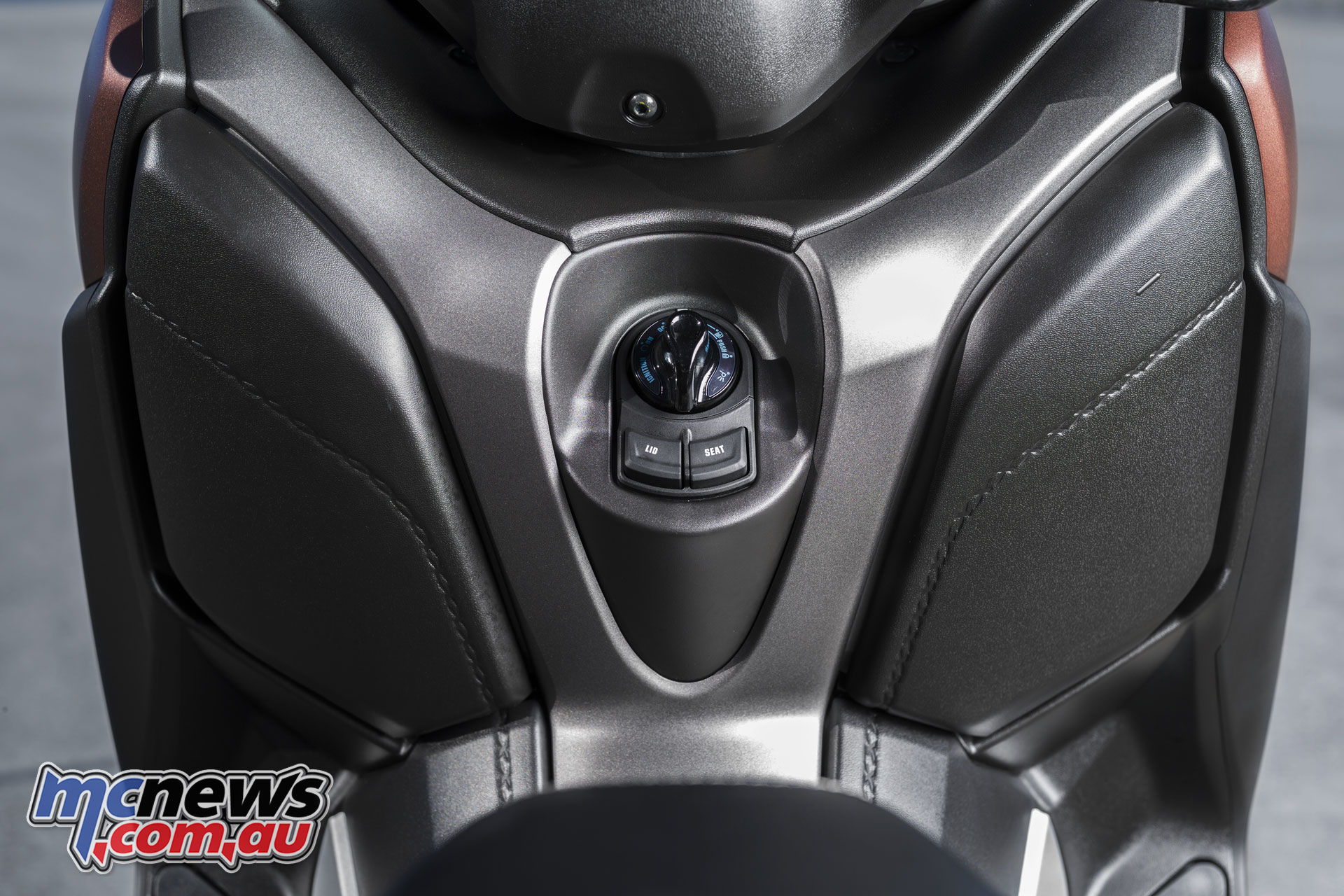 Yamaha XMAX 300 | New entry level MAX Scooter | MCNews