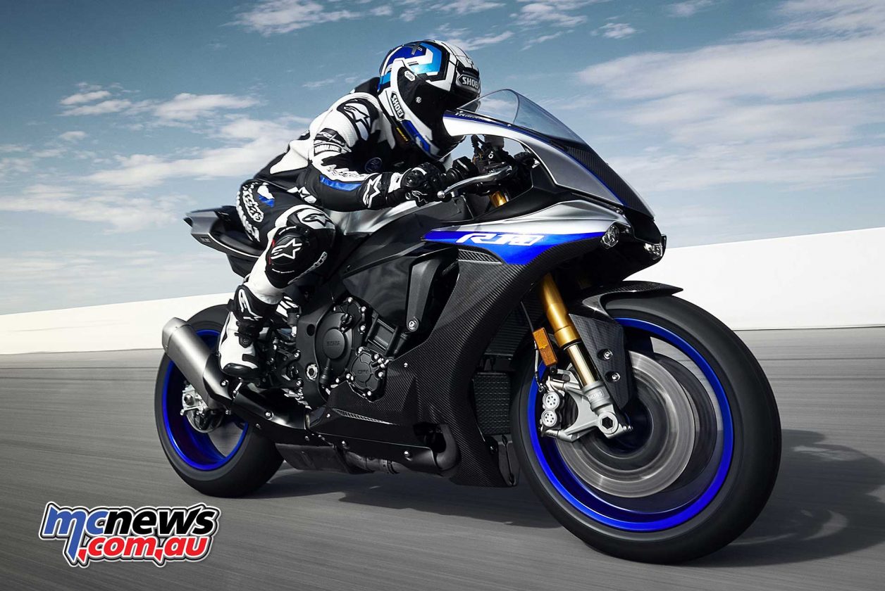 2018 Yamaha YZF-R1M | New Suspension & Tech | MCNews