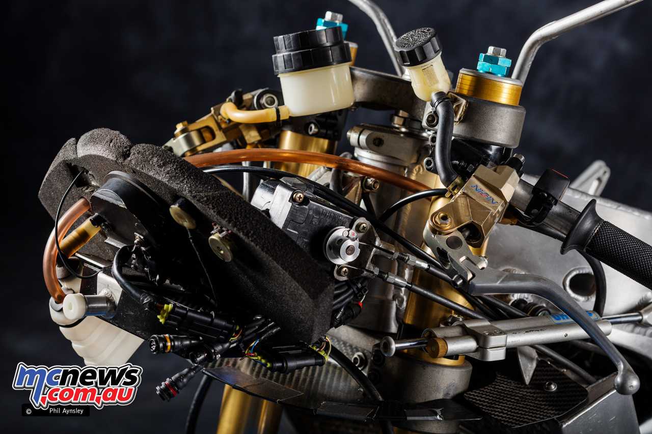 Elf Swissauto V4 two-stroke Racer | With Phil Aysnley | MCNews