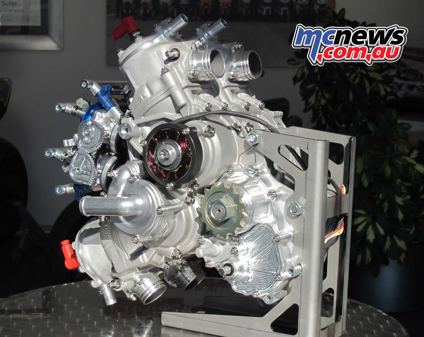 Images | Suter 580cc V-Four Two-Stroke in detail | MCNews