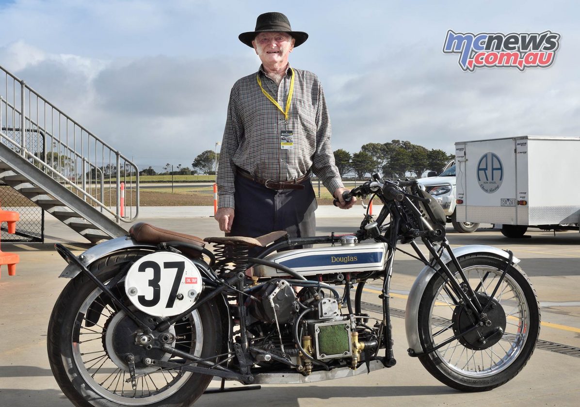 Kenny Lucas enjoys retirement parade after 70 years of racing | MCNews