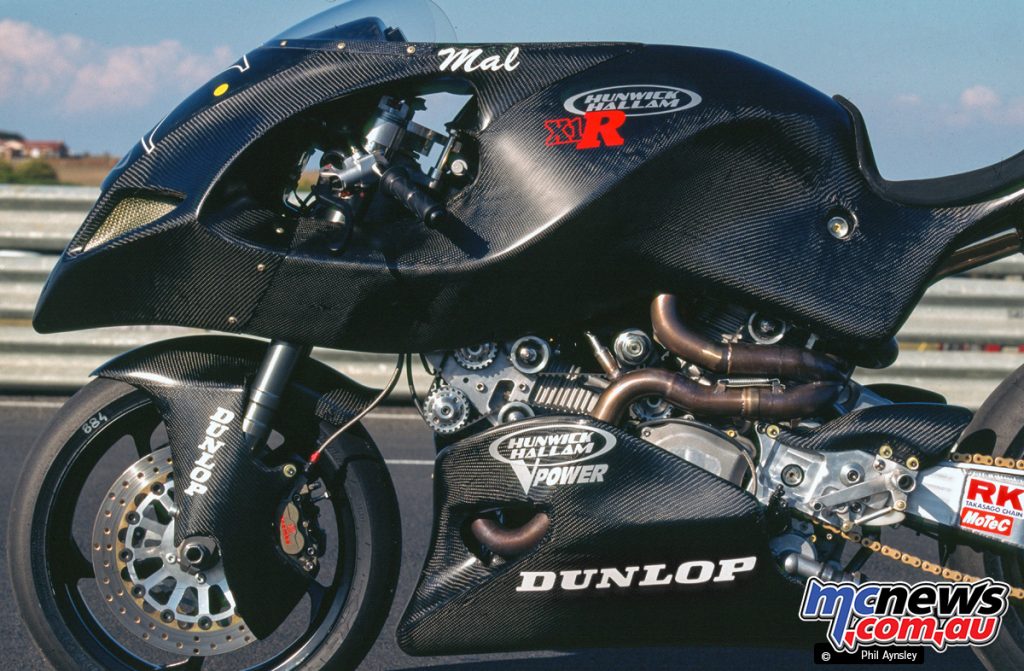 Hunwick Hallam X1R Racer | MCNews