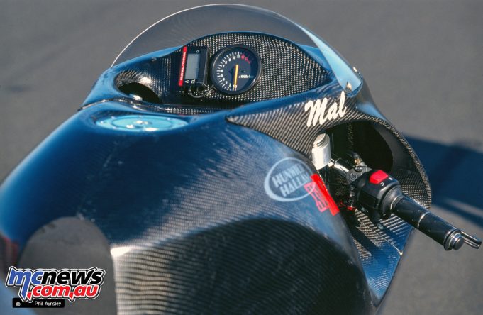 Hunwick Hallam X1R Racer | MCNews