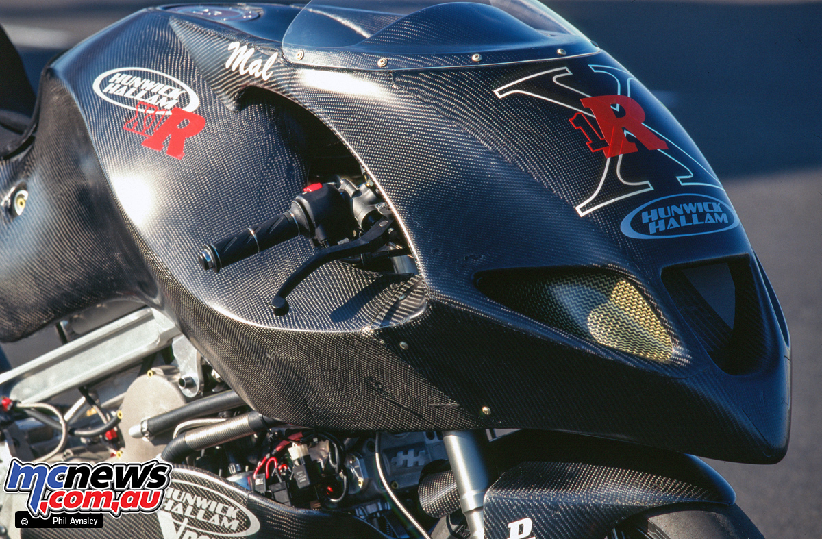 Hunwick Hallam X1R Racer | MCNews