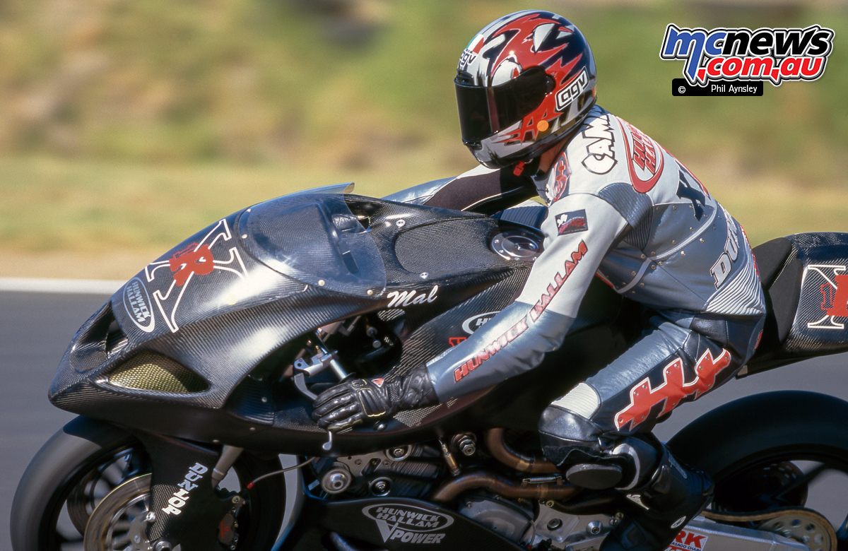 Hunwick Hallam X1R Racer | MCNews