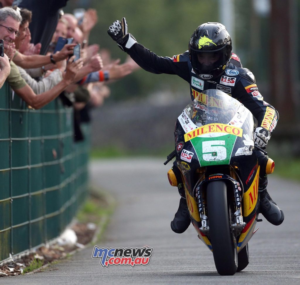 Bruce Anstey takes emotional victory in Lightweight Classic TT | MCNews