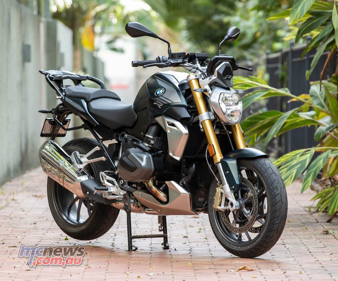 BMW R 1250 R and R 1250 RS Reviewed | MCNews