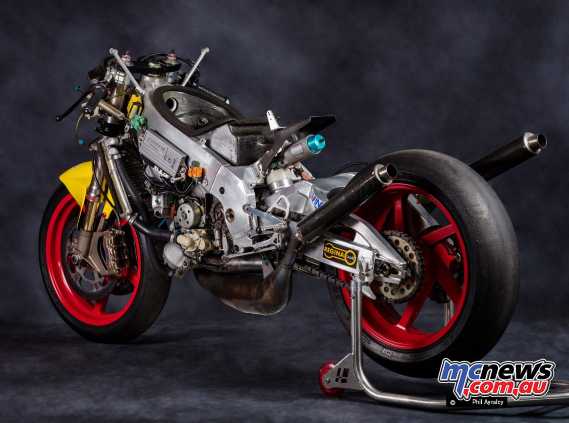 Honda NSR500V | Two-stroke 500 twin-cylinder GP racer | MCNews