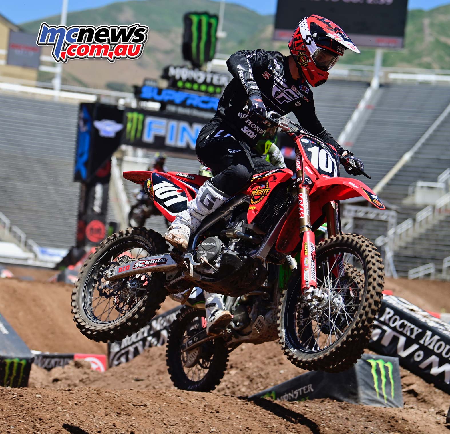 Massive race report from AMA SX Rnd 15 | Video Highlights | MCNews