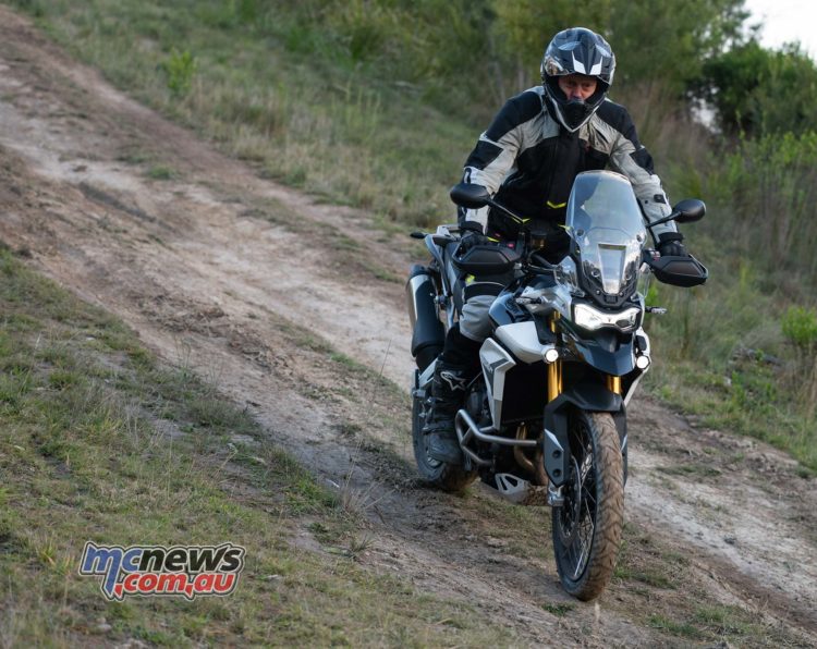Triumph Tiger 900 Rally Pro Review | MCNews