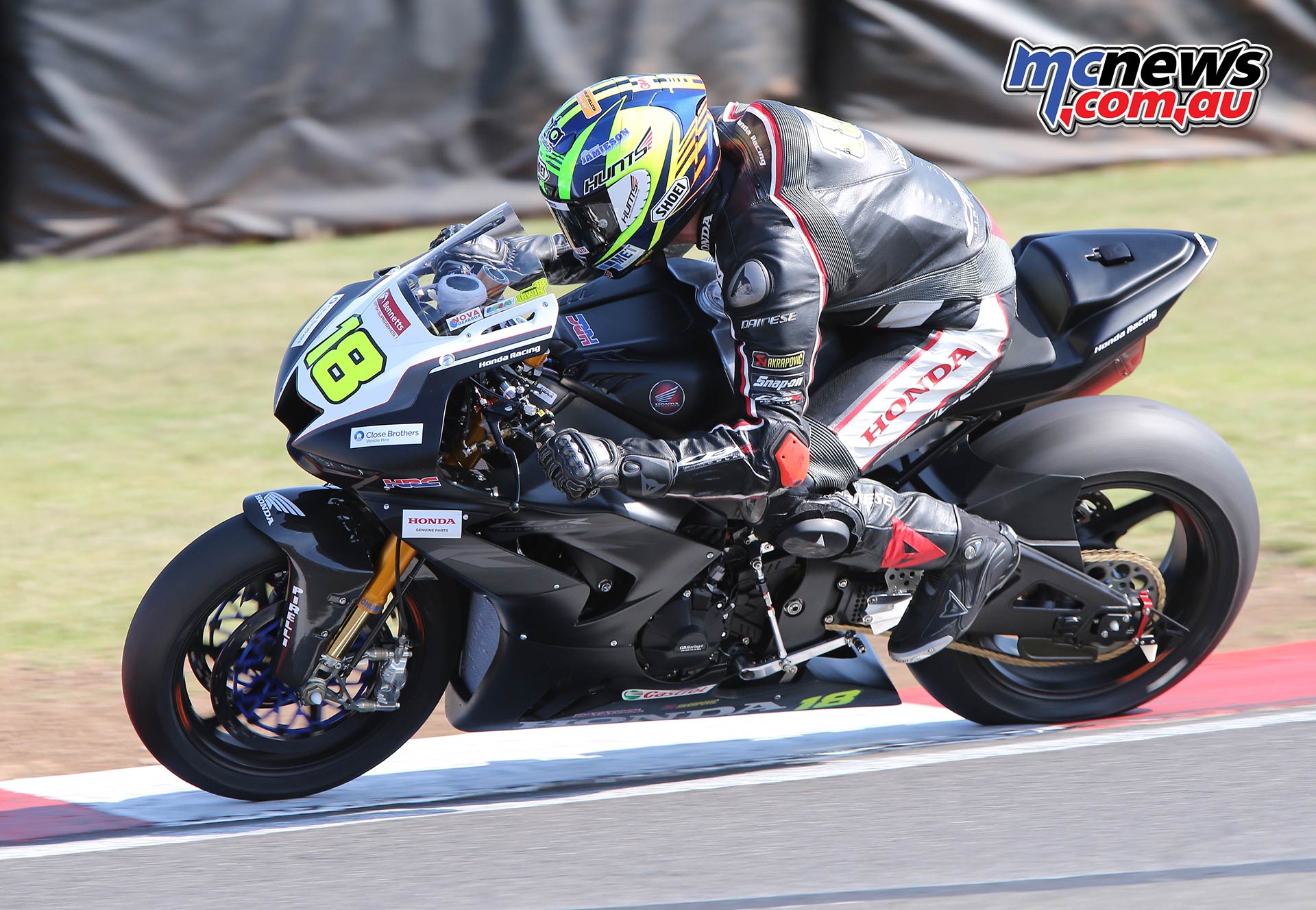 Honda 1-2 in BSB opener - Rees STK1000 podium - Toparis P5 in SS | MCNews