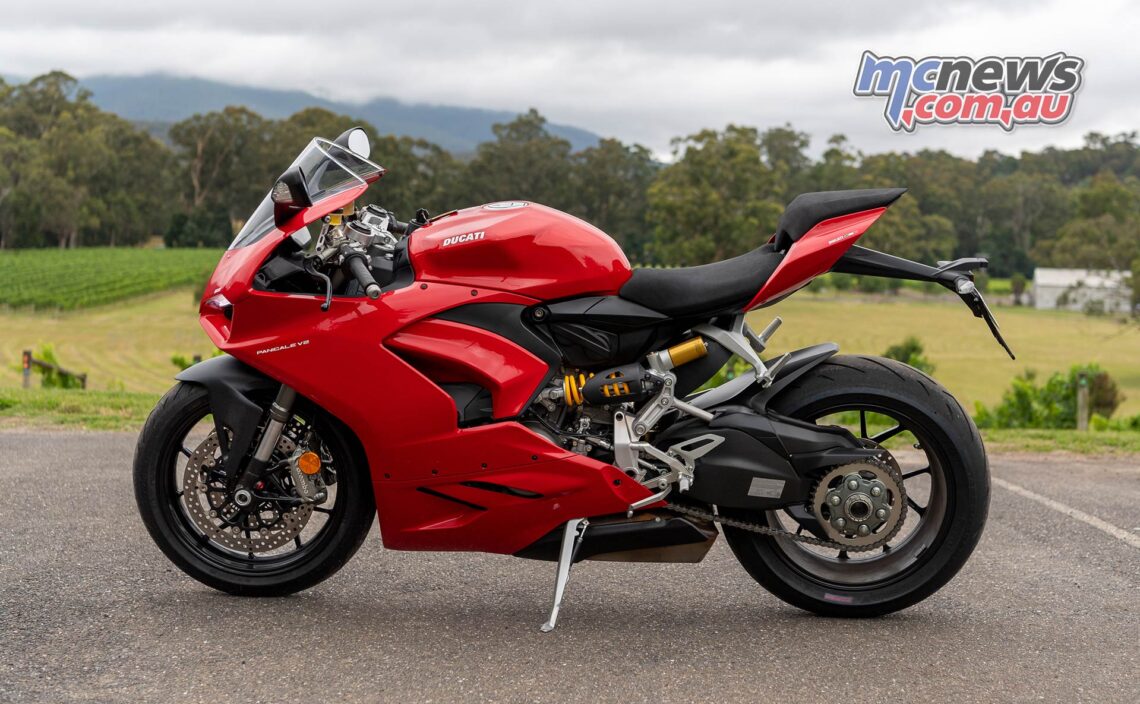 Ducati Panigale V2 Review | MCNews