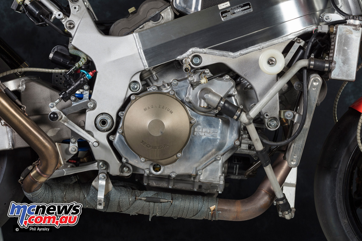 HRC kitted Honda VTR SP1 (RC51) | MCNews