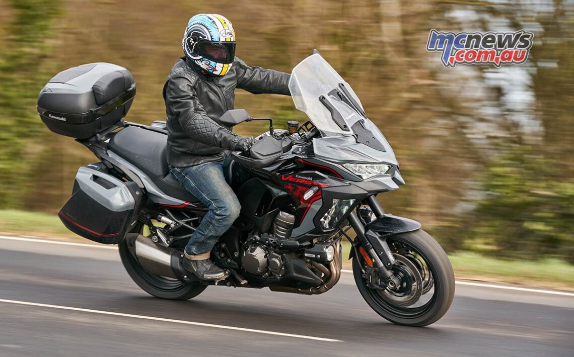 2021 Kawasaki Versys 1000 S | Motorcycle Test | MCNews