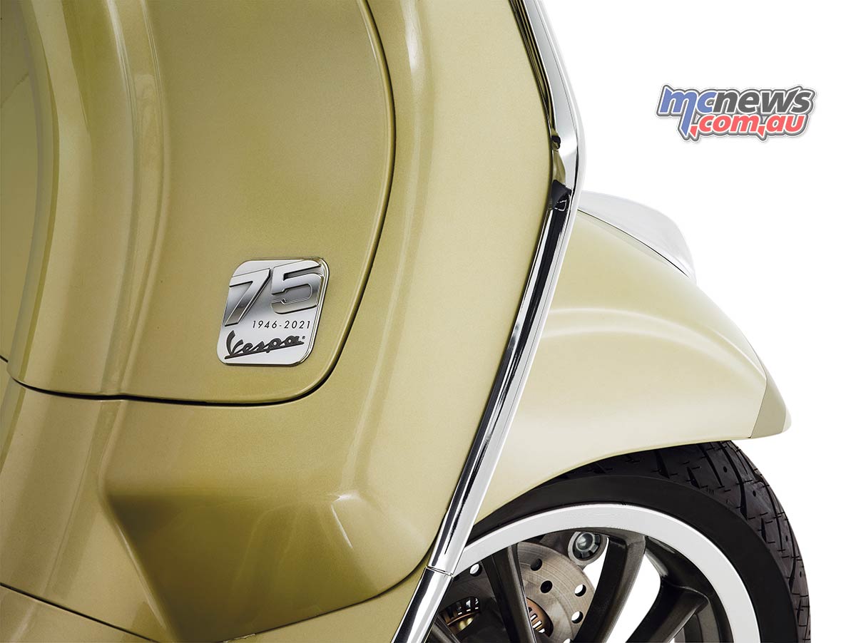 75th Anniversary Vespa Primavera 150 and GTS 300 on way | MCNews