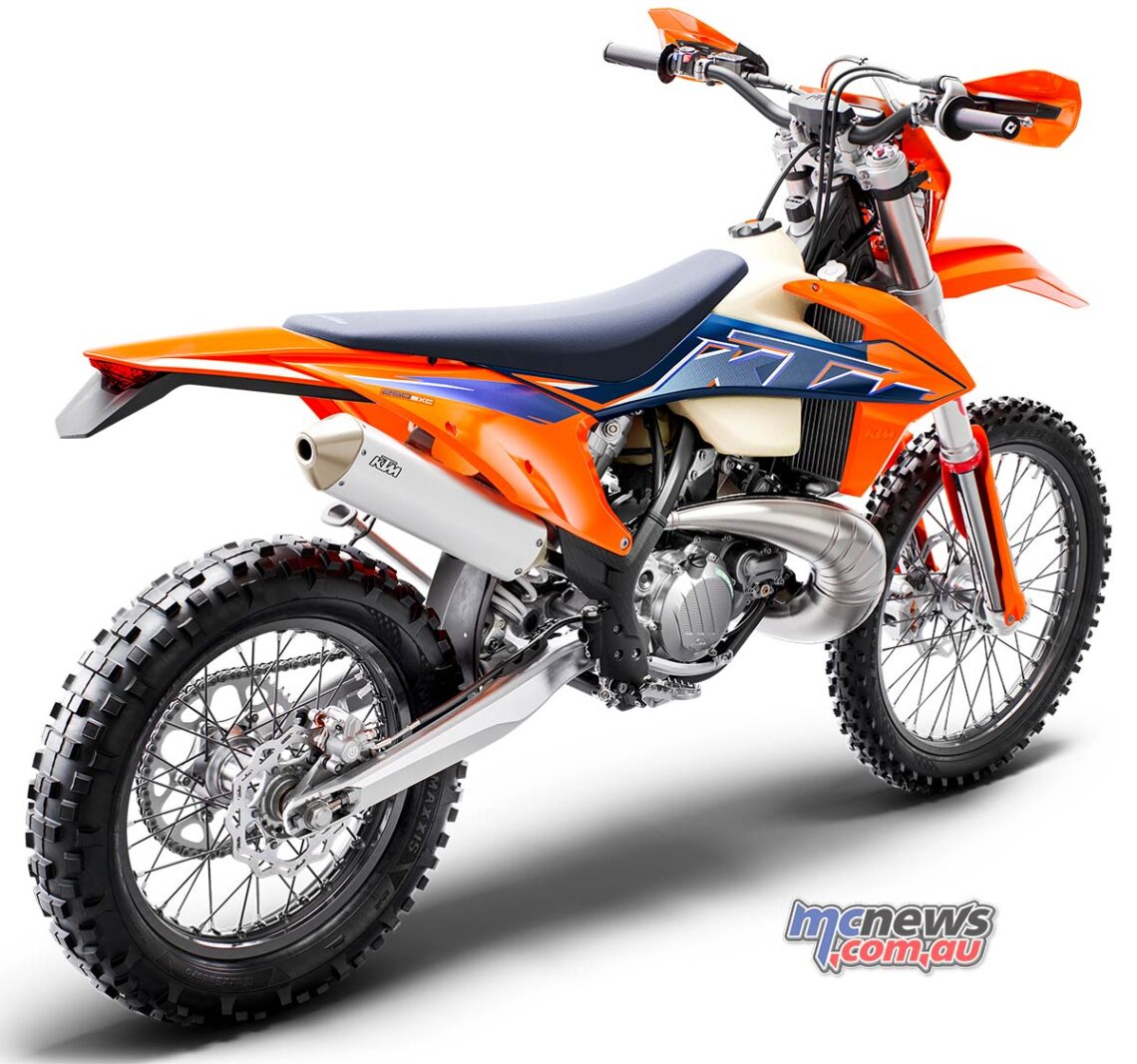 2022 EXC Enduro Range - The two-strokes | MCNews