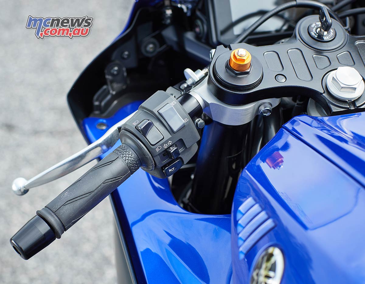 Rennie rides and reviews the new Yamaha YZF-R7 | MCNews