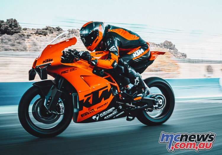 KTM reveals RC 8C racing prototype | 128 hp | 140 kg | MCNews