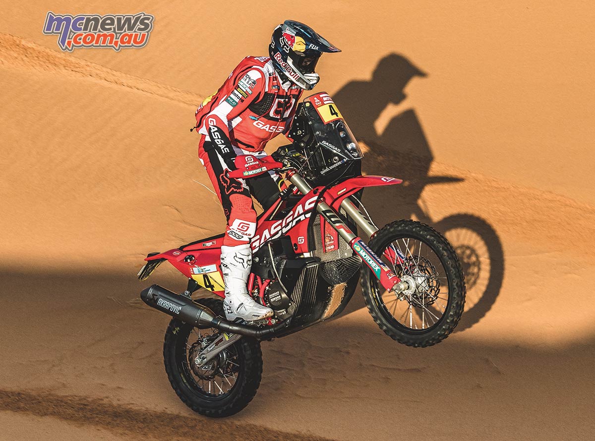 Daniel Sanders tops shortened Dakar Stage 6 | Price P9 | MCNews