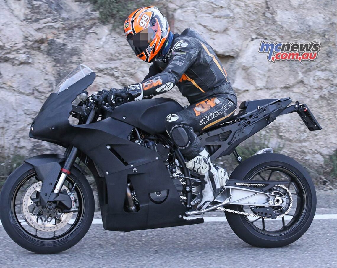 New KTM RC8 concept road bike spied road testing in Europe | MCNews