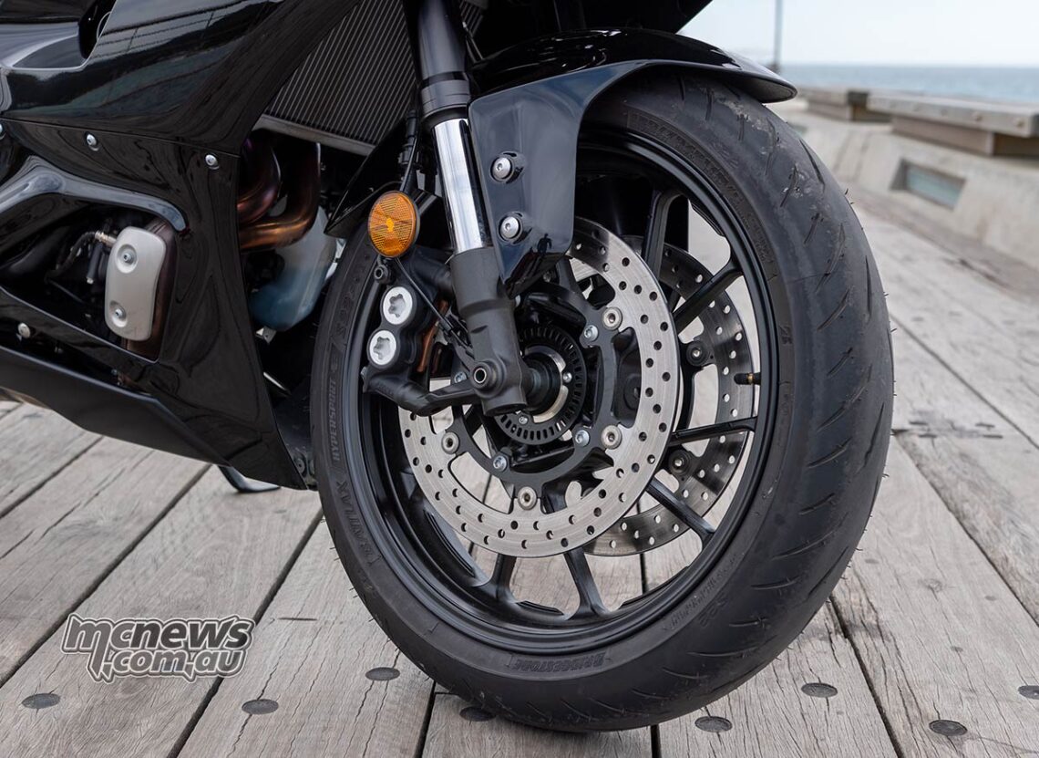 2022 Yamaha YZF-R7 LAMS Review | Motorcycle Test | MCNews