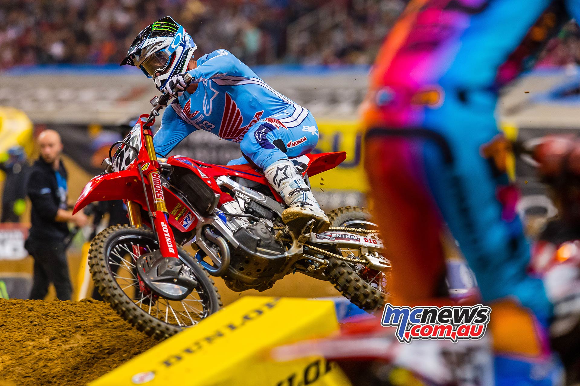 High-res images from AMA Supercross Round 13 in St. Louis | MCNews