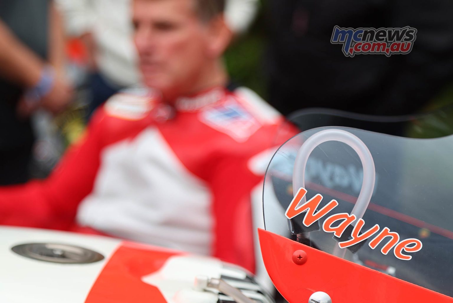 Wayne Rainey rides again! MotoGP legend on YZR500 at Goodwood | MCNews