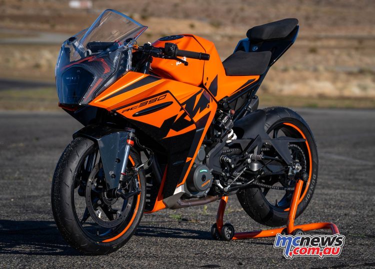 KTM RC 390 Review – Track test with Rennie | MCNews