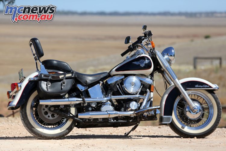 Harley Heritage Softail Nostalgia - The Cow Glide | MCNews