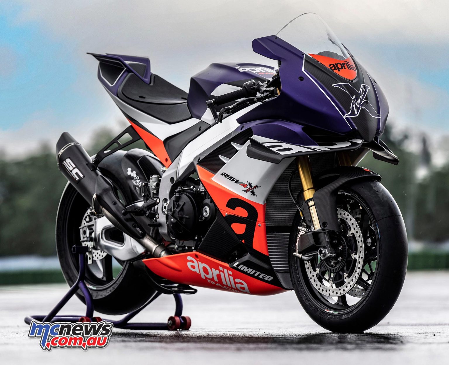 Aprilia reveal special-edition up-spec RSV4 XTrenta - 230hp/166kg | MCNews