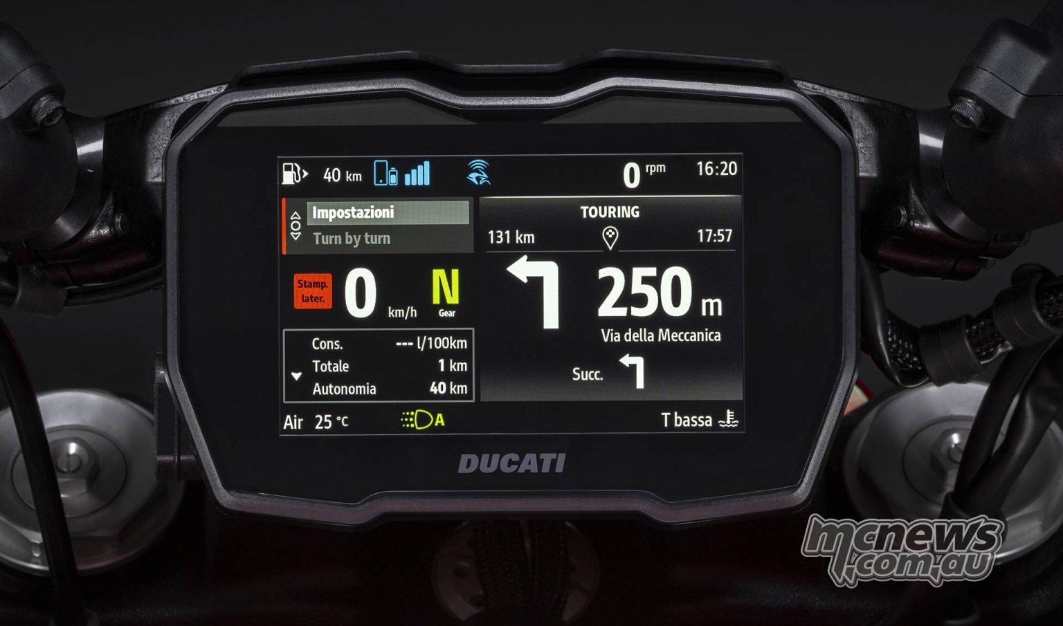 Ducati Diavel V4 - More cylinders, more power, less weight | MCNews