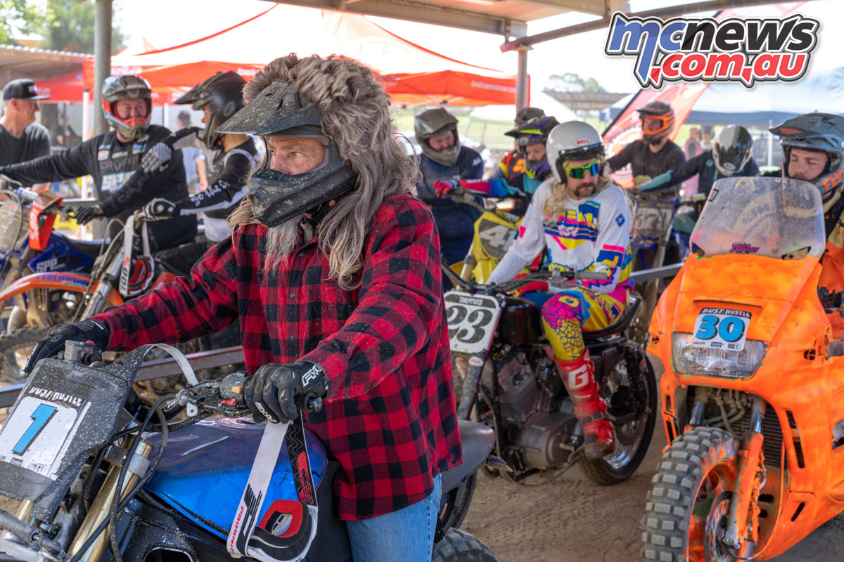 DustHustle brought some crazy antics to North Brisbane Dirt Track | MCNews