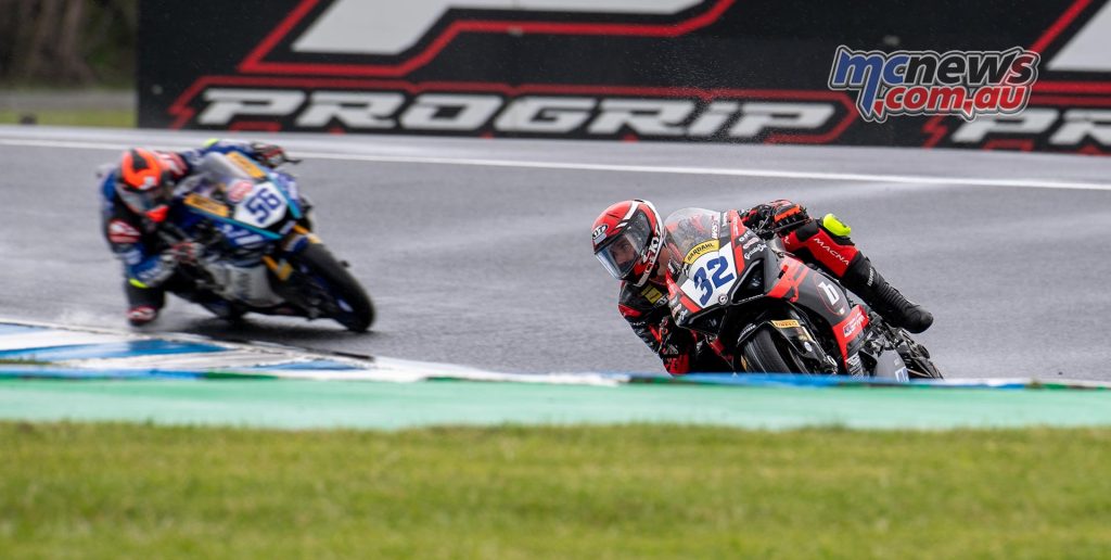 Wet and wild opening World Supersport race at Phillip Island | MCNews