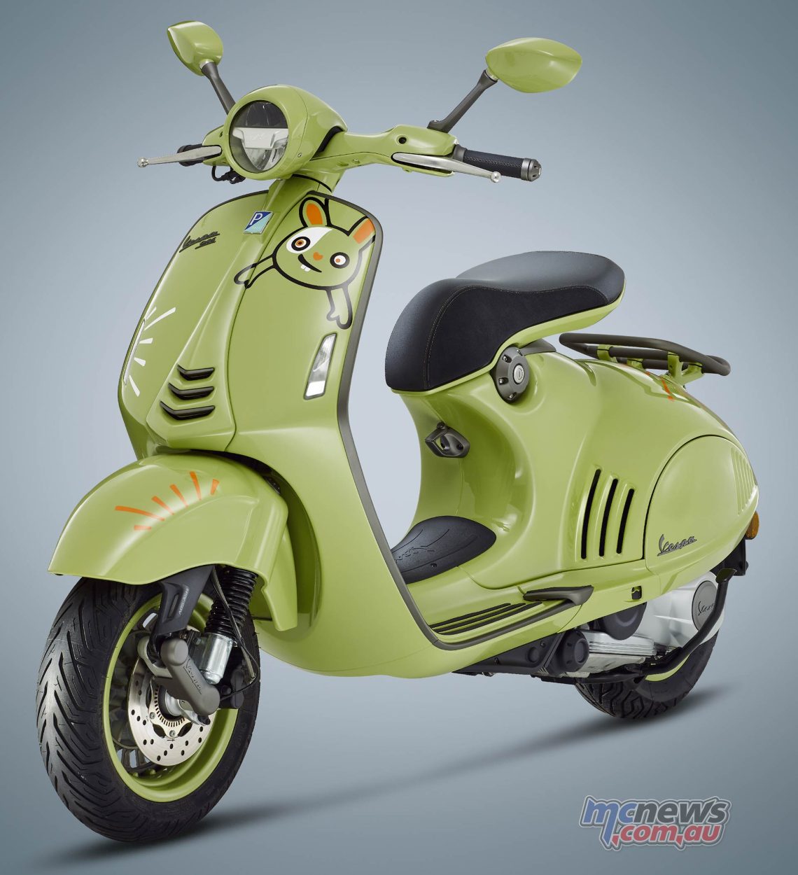 Vespa 946 10° Anniversario - The world's most beautiful scooter | MCNews