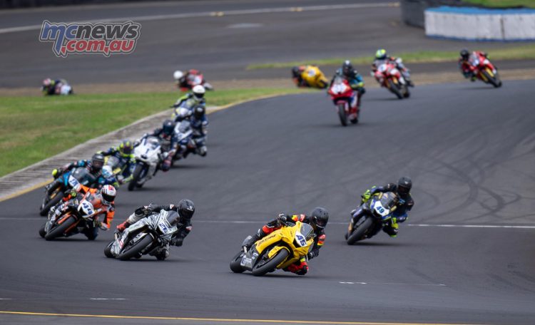Opening Supersport race a cracker at SMP | MCNews