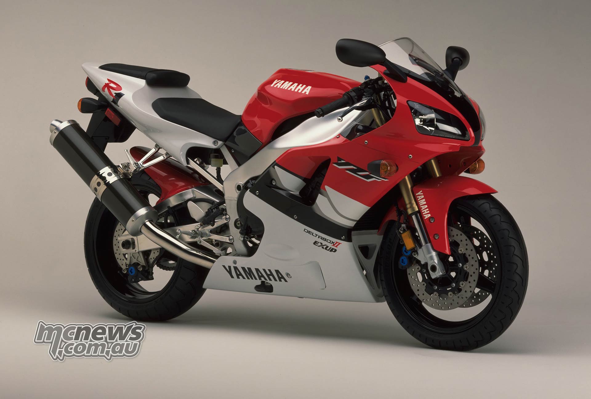 The Yamaha YZF-R1 turns 25 - History of the YZF-R1 | MCNews