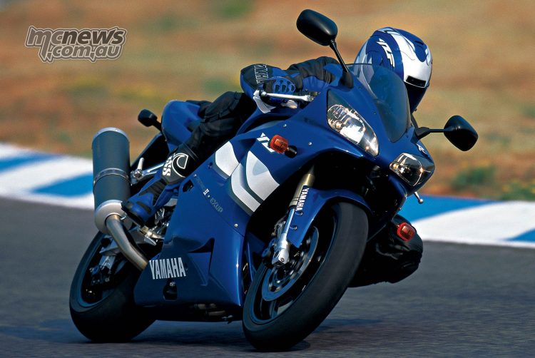 The Yamaha YZF-R1 turns 25 - History of the YZF-R1 | MCNews
