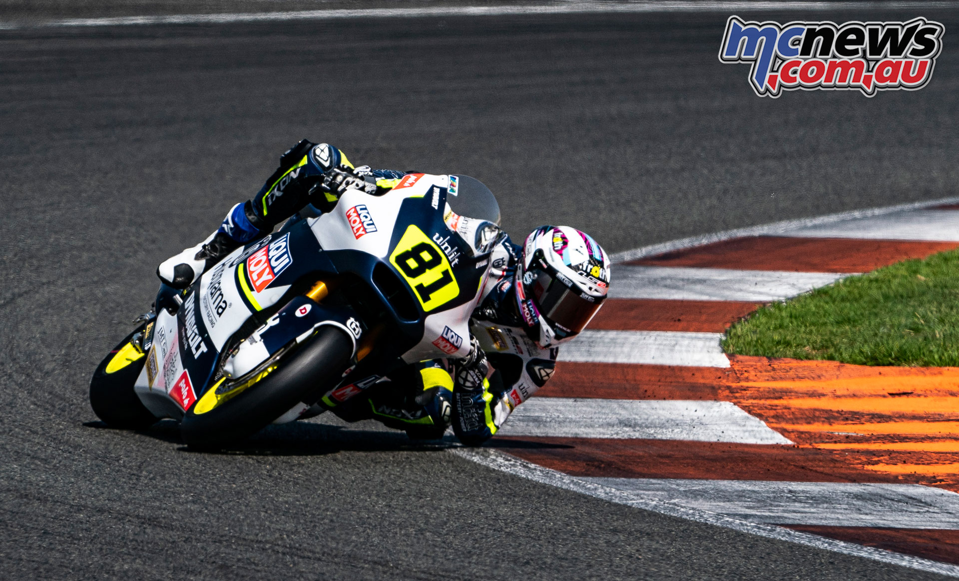 Senna Agius injured in Catalunya practice crash | MCNews