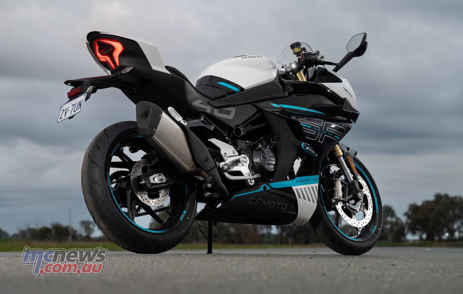 CFMOTO 450 SR Review - Impressive new offering from CFMOTO Tested | MCNews